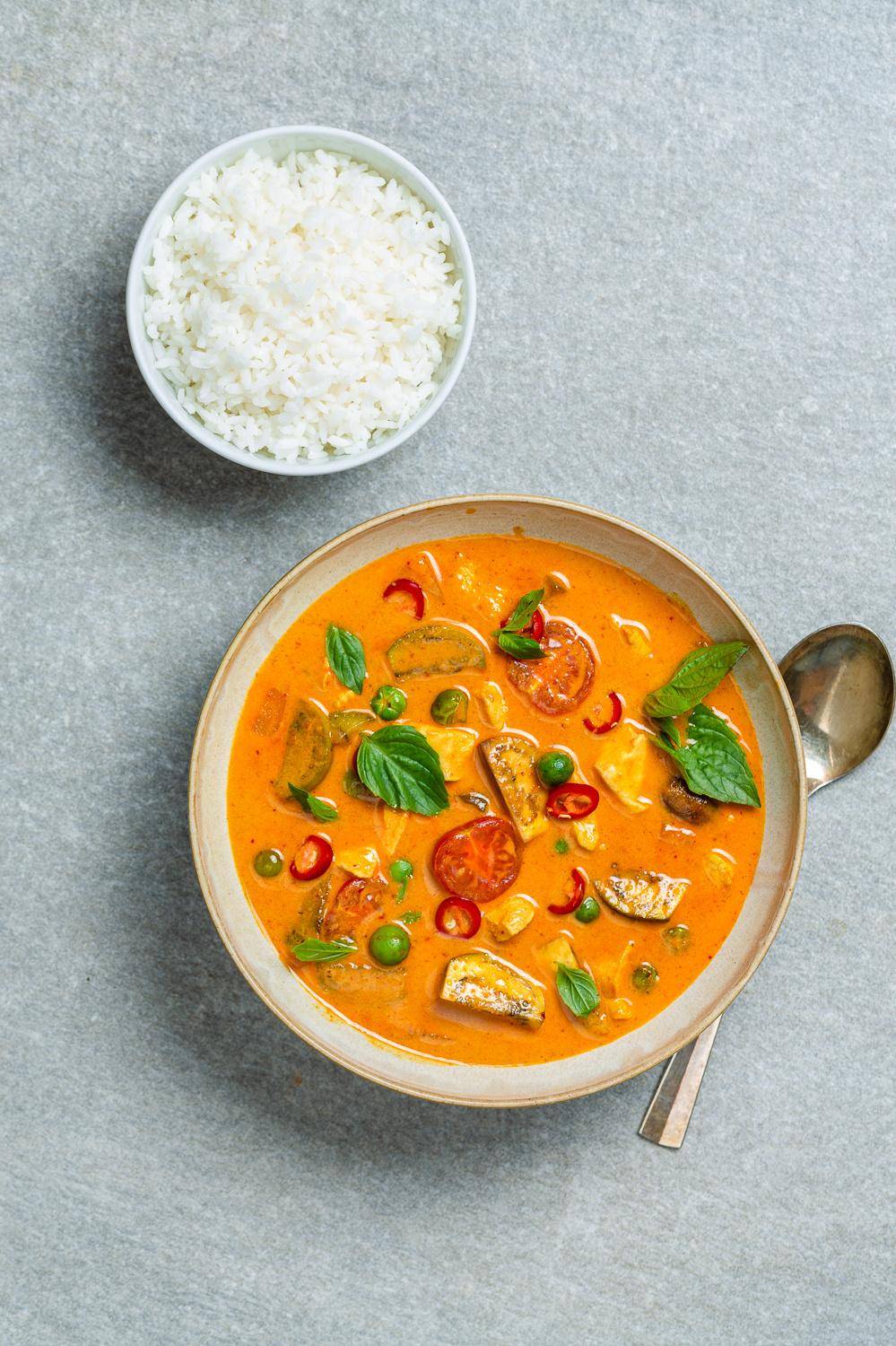 Rotes Thai Curry mit Huhn Rezept | Happy Plates